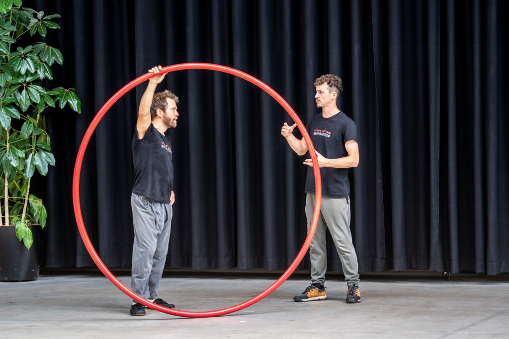 About volunteers - Ell Circo D'ell Fuego